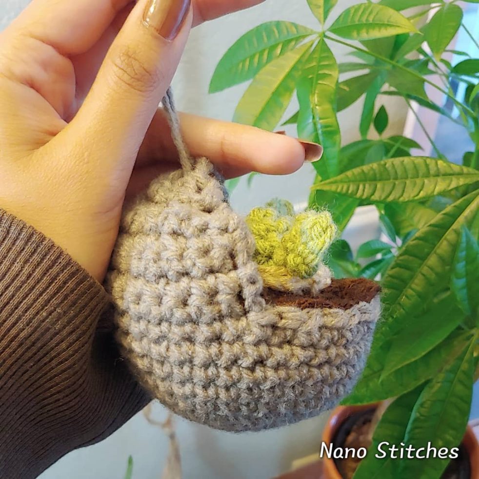 Baby Alien Christmas Ornament Nerdy FREE Crochet Pattern – The Grumpy ...
